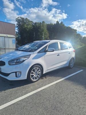 Balts Kia Carens 2014 Tallina, ar dzinēja tilpumu 1.70 L un nobraukumu 199 tūkst. km par 6390 €, foto 19 vietnē AUTOMOTO.COM.LV