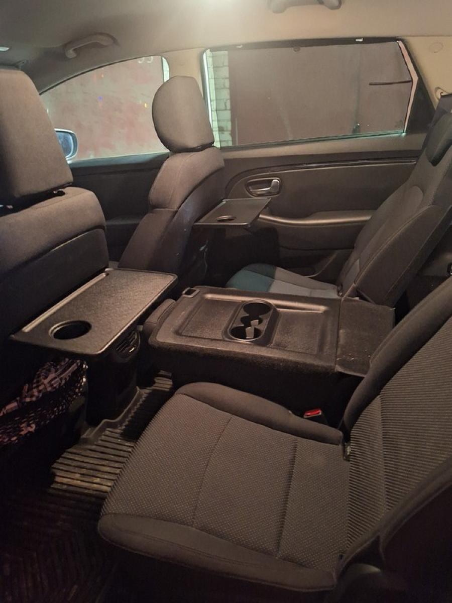 Balts Kia Carens 2014 Tallina, ar dzinēja tilpumu 1.70 L un nobraukumu 199 tūkst. km par 6390 €, foto 29 vietnē AUTOMOTO.COM.LV