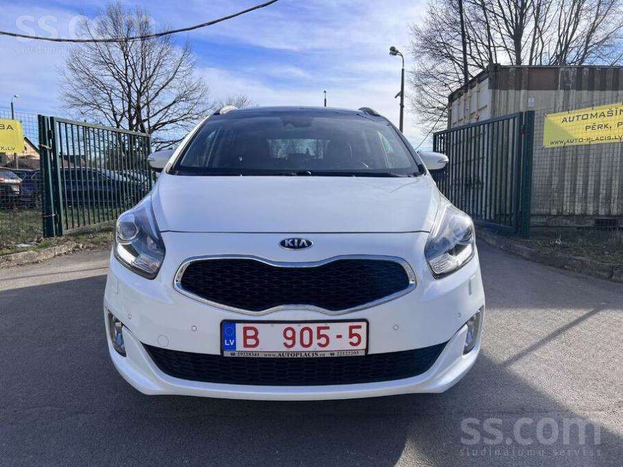 Balts Kia Carens 2014 Rīga, ar dzinēja tilpumu 1.70 L un nobraukumu 159 tūkst. km par 9950 €, foto 2 vietnē AUTOMOTO.COM.LV