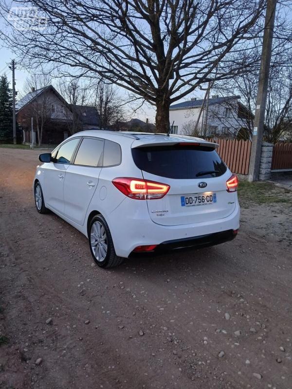 Balts Kia Carens 2014 Tauragė, ar dzinēja tilpumu 1.70 L un nobraukumu 275 tūkst. km par 5250 €, foto 5 vietnē AUTOMOTO.COM.LV