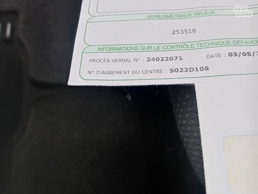 Белый Киа Каренс 2014 в Таураге, объемом двигателя 1.70 л и пробегом 275 тыс. км за 5250 €, фото 33 на AUTOMOTO.COM.LV