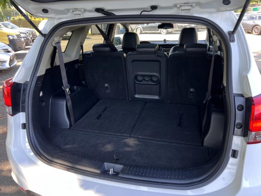 Balts Kia Carens 2014 Rīga, ar dzinēja tilpumu 1.70 L un nobraukumu 159 tūkst. km par 10550 €, foto 46 vietnē AUTOMOTO.COM.LV