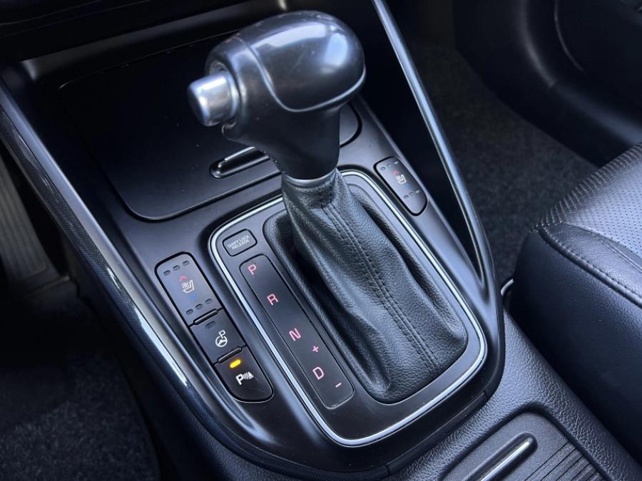 Balts Kia Carens 2014 Rīga, ar dzinēja tilpumu 1.70 L un nobraukumu 159 tūkst. km par 10550 €, foto 54 vietnē AUTOMOTO.COM.LV