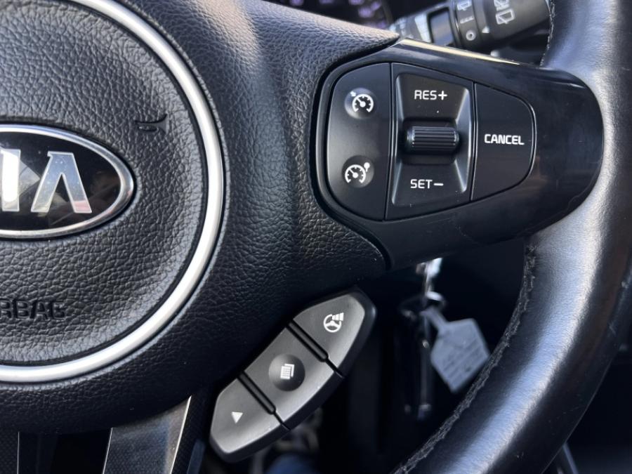 Balts Kia Carens 2014 Rīga, ar dzinēja tilpumu 1.70 L un nobraukumu 159 tūkst. km par 10550 €, foto 64 vietnē AUTOMOTO.COM.LV