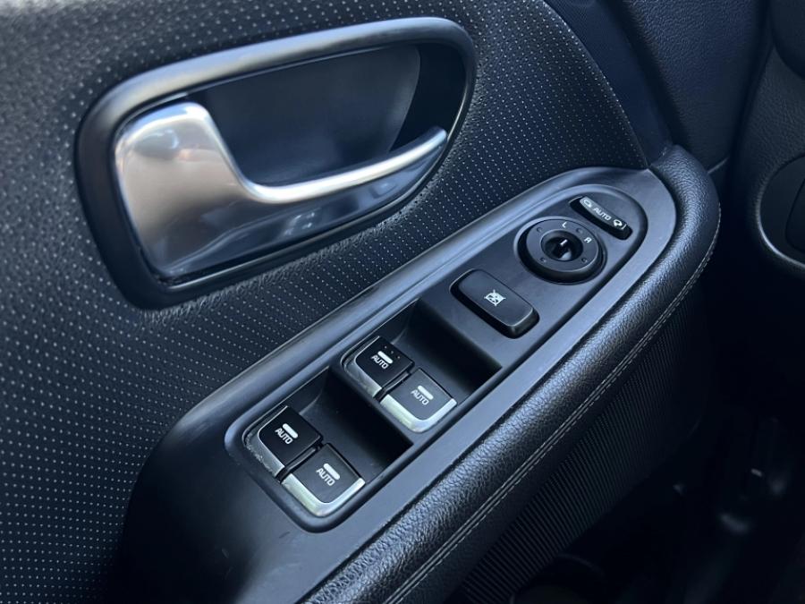 Balts Kia Carens 2014 Rīga, ar dzinēja tilpumu 1.70 L un nobraukumu 159 tūkst. km par 10550 €, foto 86 vietnē AUTOMOTO.COM.LV