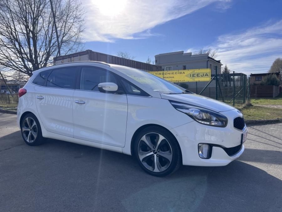 Balts Kia Carens 2014 Rīga, ar dzinēja tilpumu 1.70 L un nobraukumu 159 tūkst. km par 10550 €, foto 88 vietnē AUTOMOTO.COM.LV