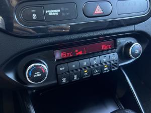 Balts Kia Carens 2014 Rīga, ar dzinēja tilpumu 1.70 L un nobraukumu 159 tūkst. km par 10550 €, foto 10 vietnē AUTOMOTO.COM.LV
