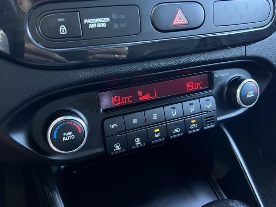 Balts Kia Carens 2014 Rīga, ar dzinēja tilpumu 1.70 L un nobraukumu 159 tūkst. km par 10550 €, foto 10 vietnē AUTOMOTO.COM.LV
