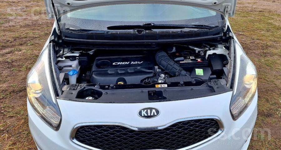 White Kia Carens 2014 in Daugavpils, with an engine capacity of 1.70 L and mileage of 245 thousand km for 6700 €, photo 7 on AUTOMOTO.COM.LV