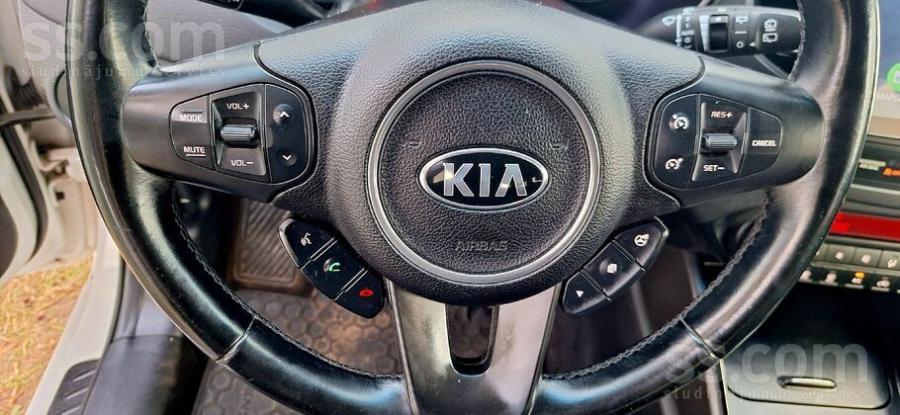 White Kia Carens 2014 in Daugavpils, with an engine capacity of 1.70 L and mileage of 245 thousand km for 6700 €, photo 12 on AUTOMOTO.COM.LV