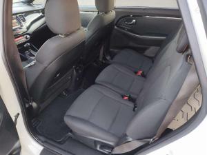 White Kia Carens 2014 in Taurage, with an engine capacity of 1.69 L and mileage of 241 thousand km for 5900 €, photo 16 on AUTOMOTO.COM.LV