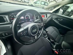 White Kia Carens 2015 in Riga, with an engine capacity of 1.70 L and mileage of 0 thousand km for 5550 €, photo 9 on AUTOMOTO.COM.LV