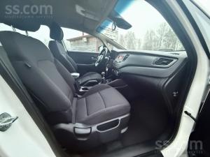 White Kia Carens 2015 in Riga, with an engine capacity of 1.70 L and mileage of 0 thousand km for 5550 €, photo 13 on AUTOMOTO.COM.LV