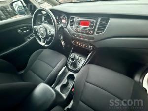 White Kia Carens 2015 in Riga, with an engine capacity of 1.70 L and mileage of 0 thousand km for 5550 €, photo 14 on AUTOMOTO.COM.LV