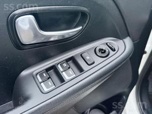 White Kia Carens 2015 in Riga, with an engine capacity of 1.70 L and mileage of 0 thousand km for 5550 €, photo 15 on AUTOMOTO.COM.LV