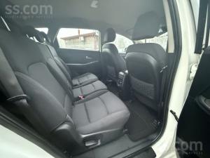 White Kia Carens 2015 in Riga, with an engine capacity of 1.70 L and mileage of 0 thousand km for 5550 €, photo 16 on AUTOMOTO.COM.LV