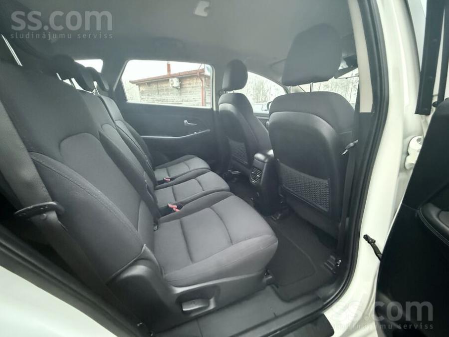 White Kia Carens 2015 in Riga, with an engine capacity of 1.70 L and mileage of 0 thousand km for 5550 €, photo 16 on AUTOMOTO.COM.LV