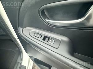 White Kia Carens 2015 in Riga, with an engine capacity of 1.70 L and mileage of 0 thousand km for 5550 €, photo 18 on AUTOMOTO.COM.LV