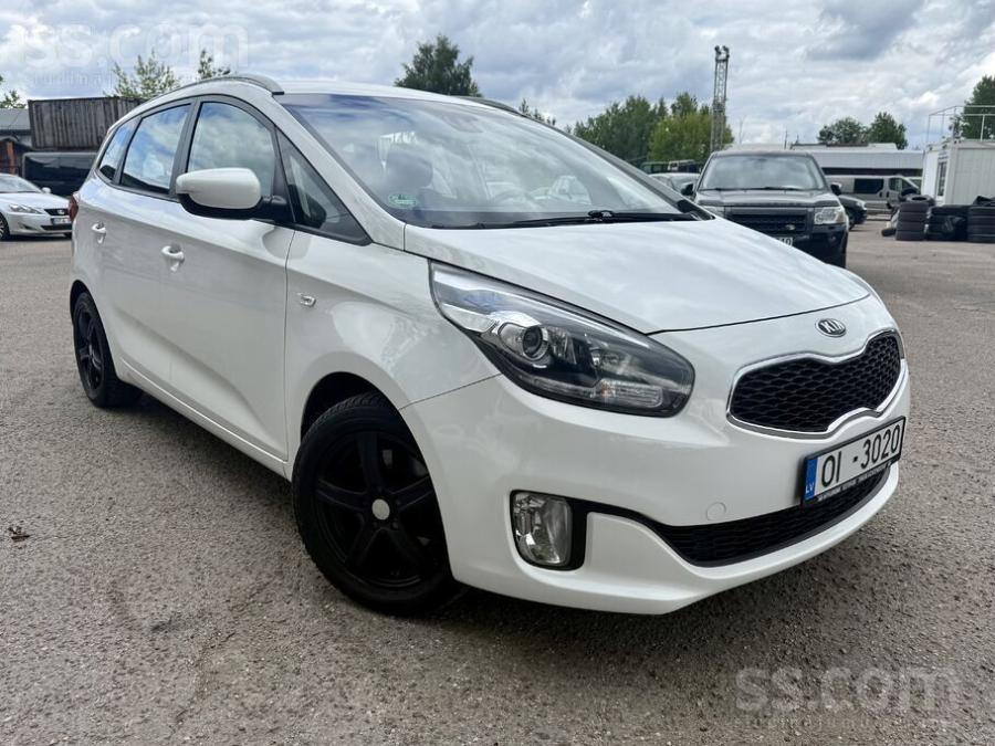 Balts Kia Carens 2015 Rīga, ar dzinēja tilpumu 1.70 L un nobraukumu 0 tūkst. km par 5990 €, foto 4 vietnē AUTOMOTO.COM.LV