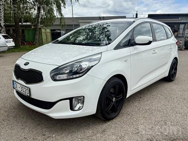 White Kia Carens 2015 in Riga, with an engine capacity of 1.70 L and mileage of 0 thousand km for 5990 €, photo 6 on AUTOMOTO.COM.LV