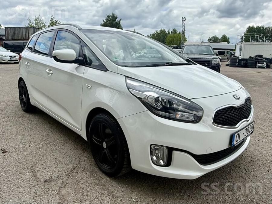 Balts Kia Carens 2015 Rīga, ar dzinēja tilpumu 1.70 L un nobraukumu 0 tūkst. km par 5990 €, foto 8 vietnē AUTOMOTO.COM.LV