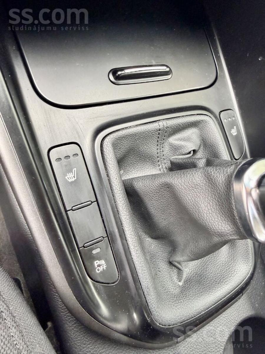 Balts Kia Carens 2015 Rīga, ar dzinēja tilpumu 1.70 L un nobraukumu 0 tūkst. km par 5990 €, foto 13 vietnē AUTOMOTO.COM.LV