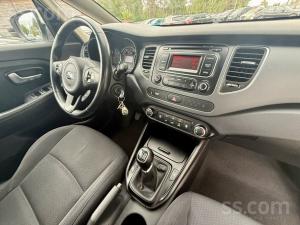 Balts Kia Carens 2015 Rīga, ar dzinēja tilpumu 1.70 L un nobraukumu 0 tūkst. km par 5990 €, foto 14 vietnē AUTOMOTO.COM.LV