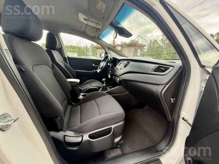 Balts Kia Carens 2015 Rīga, ar dzinēja tilpumu 1.70 L un nobraukumu 0 tūkst. km par 5990 €, foto 15 vietnē AUTOMOTO.COM.LV
