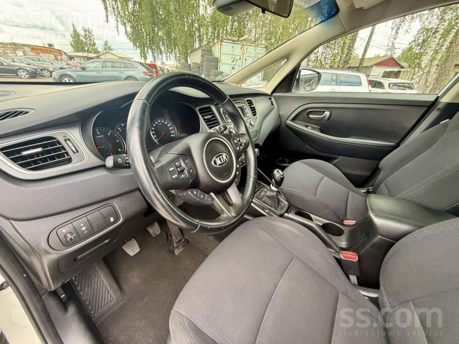 Balts Kia Carens 2015 Rīga, ar dzinēja tilpumu 1.70 L un nobraukumu 0 tūkst. km par 5990 €, foto 16 vietnē AUTOMOTO.COM.LV