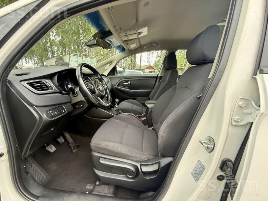 Balts Kia Carens 2015 Rīga, ar dzinēja tilpumu 1.70 L un nobraukumu 0 tūkst. km par 5990 €, foto 17 vietnē AUTOMOTO.COM.LV