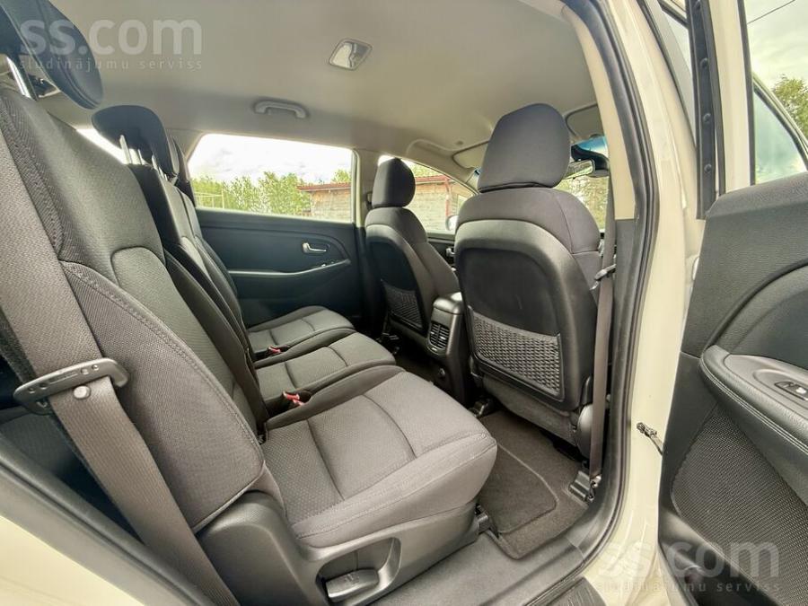 Balts Kia Carens 2015 Rīga, ar dzinēja tilpumu 1.70 L un nobraukumu 0 tūkst. km par 5990 €, foto 28 vietnē AUTOMOTO.COM.LV