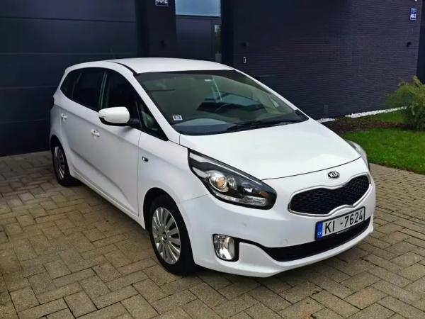 Balts Kia Carens 2015 Rīga, ar dzinēja tilpumu 1.70 L un nobraukumu 134 tūkst. km par 8500 €, foto 4 vietnē AUTOMOTO.COM.LV