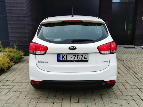 Balts Kia Carens 2015 Rīga, ar dzinēja tilpumu 1.70 L un nobraukumu 134 tūkst. km par 8500 €, foto 8 vietnē AUTOMOTO.COM.LV