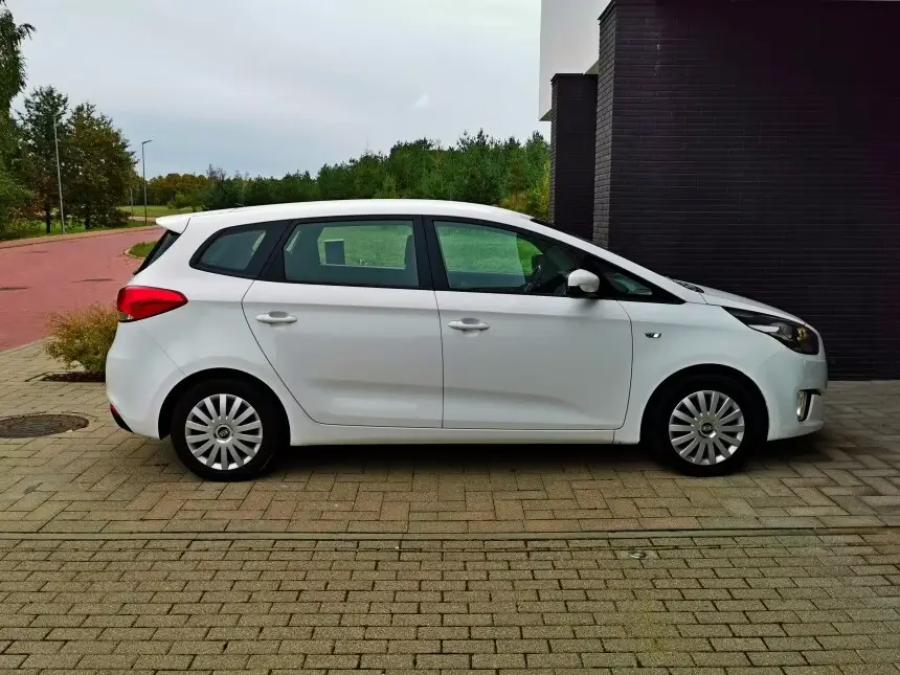 Balts Kia Carens 2015 Rīga, ar dzinēja tilpumu 1.70 L un nobraukumu 134 tūkst. km par 8500 €, foto 6 vietnē AUTOMOTO.COM.LV