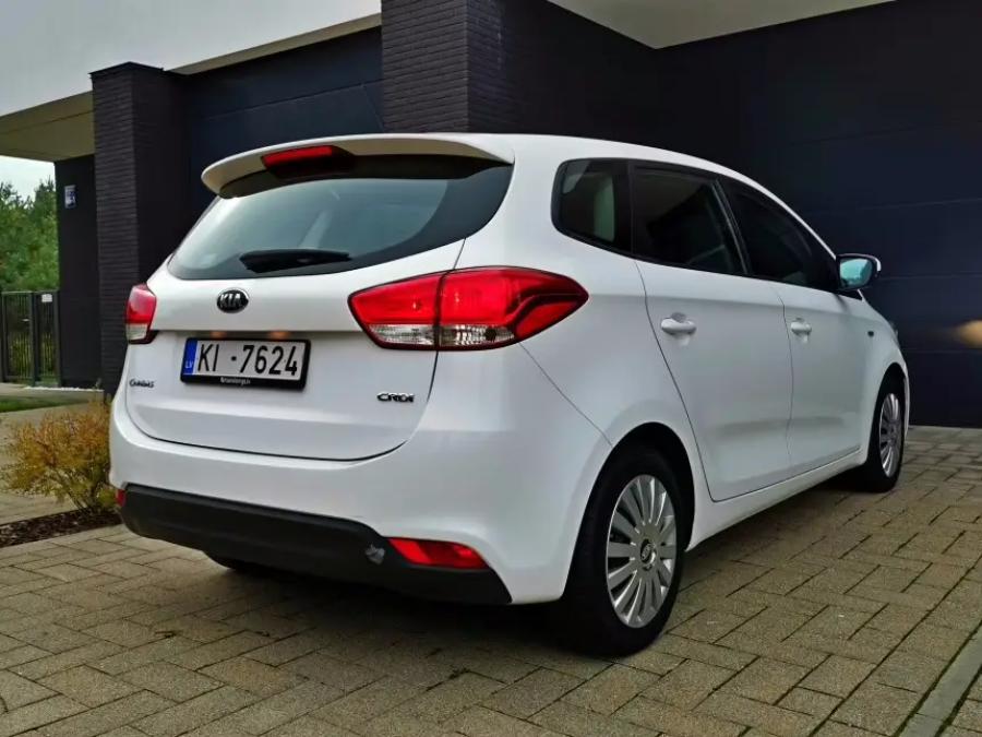 Balts Kia Carens 2015 Rīga, ar dzinēja tilpumu 1.70 L un nobraukumu 134 tūkst. km par 8500 €, foto 8 vietnē AUTOMOTO.COM.LV