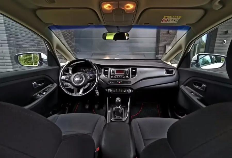 Balts Kia Carens 2015 Rīga, ar dzinēja tilpumu 1.70 L un nobraukumu 134 tūkst. km par 8500 €, foto 13 vietnē AUTOMOTO.COM.LV