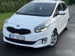 White Kia Carens 2015 in Riga, with an engine capacity of 1.70 L and mileage of 180 thousand km for 4950 €, photo  on AUTOMOTO.COM.LV