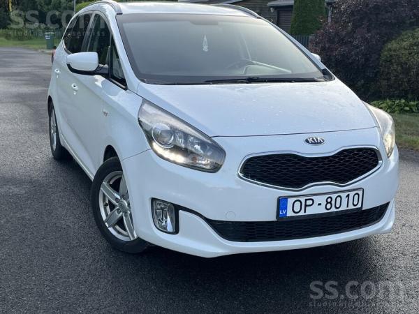 White Kia Carens 2015 in Riga, with an engine capacity of 1.70 L and mileage of 180 thousand km for 4950 €, photo 3 on AUTOMOTO.COM.LV