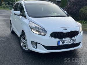 White Kia Carens 2015 in Riga, with an engine capacity of 1.70 L and mileage of 180 thousand km for 4950 €, photo 4 on AUTOMOTO.COM.LV
