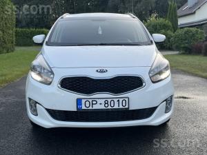 White Kia Carens 2015 in Riga, with an engine capacity of 1.70 L and mileage of 180 thousand km for 4950 €, photo 6 on AUTOMOTO.COM.LV