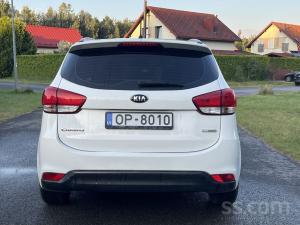White Kia Carens 2015 in Riga, with an engine capacity of 1.70 L and mileage of 180 thousand km for 4950 €, photo 7 on AUTOMOTO.COM.LV
