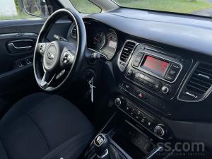 White Kia Carens 2015 in Riga, with an engine capacity of 1.70 L and mileage of 180 thousand km for 4950 €, photo 9 on AUTOMOTO.COM.LV