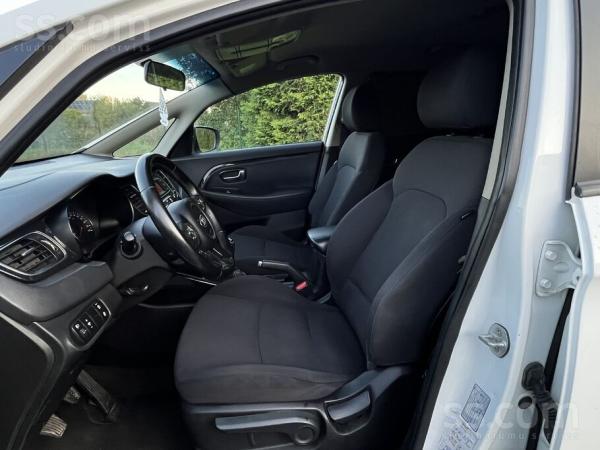 White Kia Carens 2015 in Riga, with an engine capacity of 1.70 L and mileage of 180 thousand km for 4950 €, photo 9 on AUTOMOTO.COM.LV