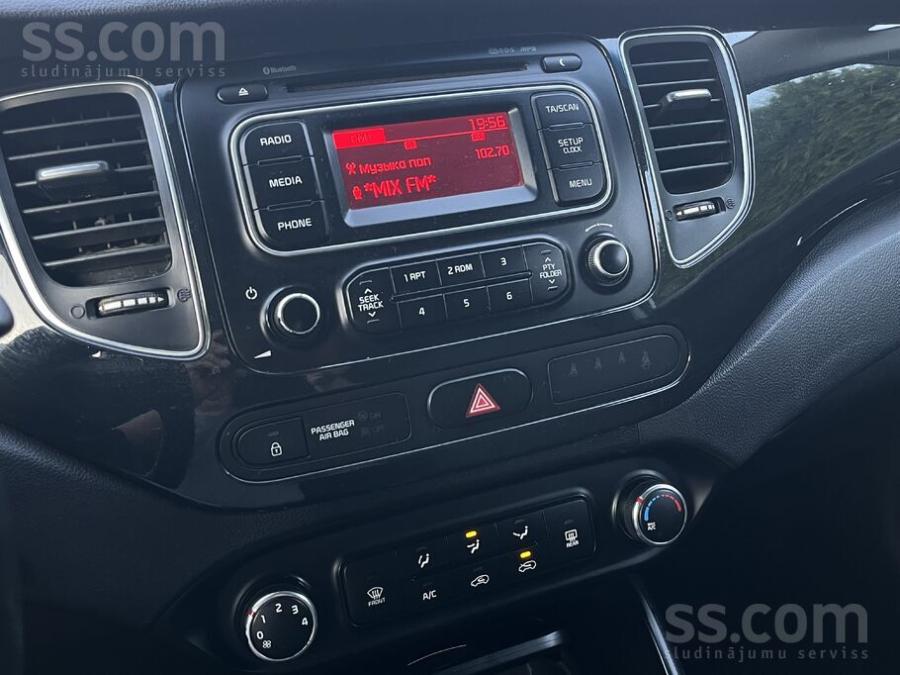 White Kia Carens 2015 in Riga, with an engine capacity of 1.70 L and mileage of 180 thousand km for 4950 €, photo 16 on AUTOMOTO.COM.LV