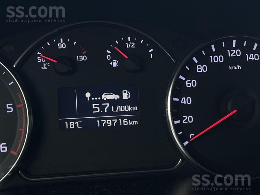 White Kia Carens 2015 in Riga, with an engine capacity of 1.70 L and mileage of 180 thousand km for 4950 €, photo 19 on AUTOMOTO.COM.LV