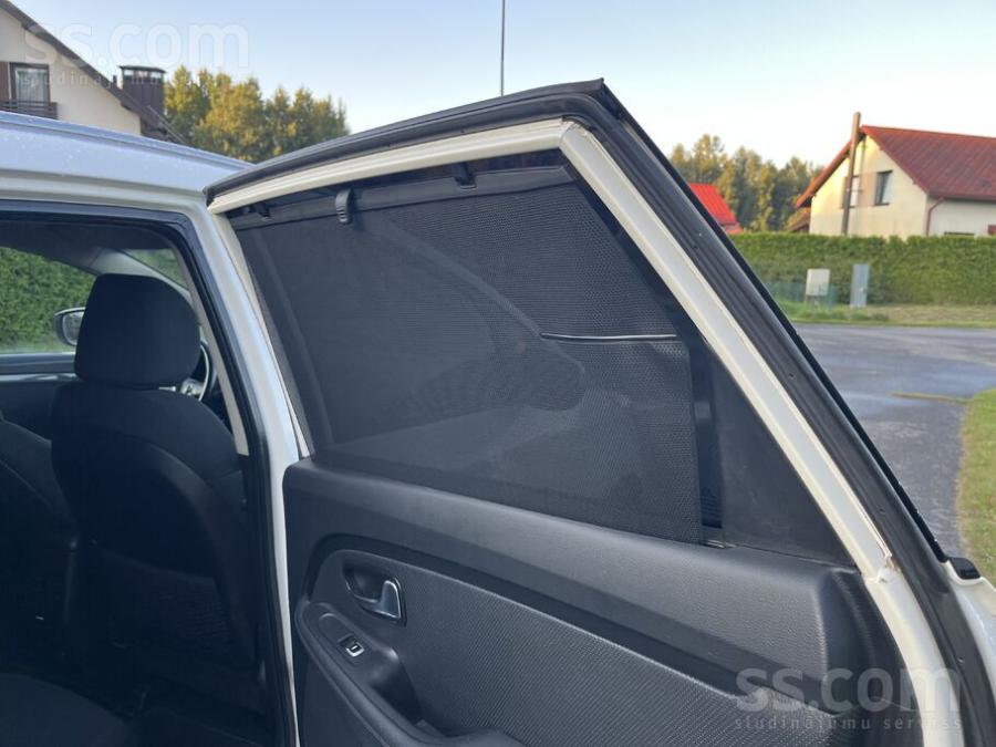 White Kia Carens 2015 in Riga, with an engine capacity of 1.70 L and mileage of 180 thousand km for 4950 €, photo 22 on AUTOMOTO.COM.LV