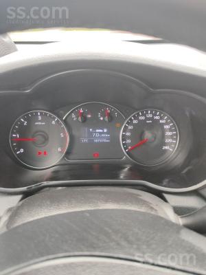 Белый Киа Каренс 2017 в Рига, объемом двигателя 1.70 л и пробегом 180 тыс. км за 7650 €, фото 6 на AUTOMOTO.COM.LV
