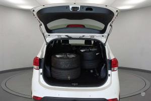 Balts Kia Carens 2017 Viļņa, ar dzinēja tilpumu 1.69 L un nobraukumu 225 tūkst. km par 3000 €, foto 7 vietnē AUTOMOTO.COM.LV