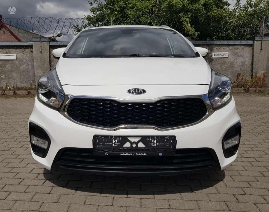 Balts Kia Carens 2018 Šauļi, ar dzinēja tilpumu 1.69 L un nobraukumu 246 tūkst. km par 5700 €, foto 3 vietnē AUTOMOTO.COM.LV