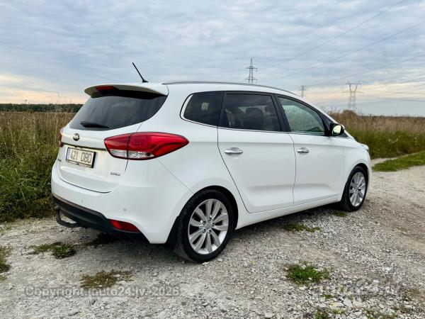 Киа Каренс 2013 в Таллин на AUTOMOTO.COM.LV Белый Киа Каренс 2013 в Таллин, объемом двигателя 1.70 л и пробегом 292 тыс. км за 7654 €, фото 4 на AUTOMOTO.COM.LV